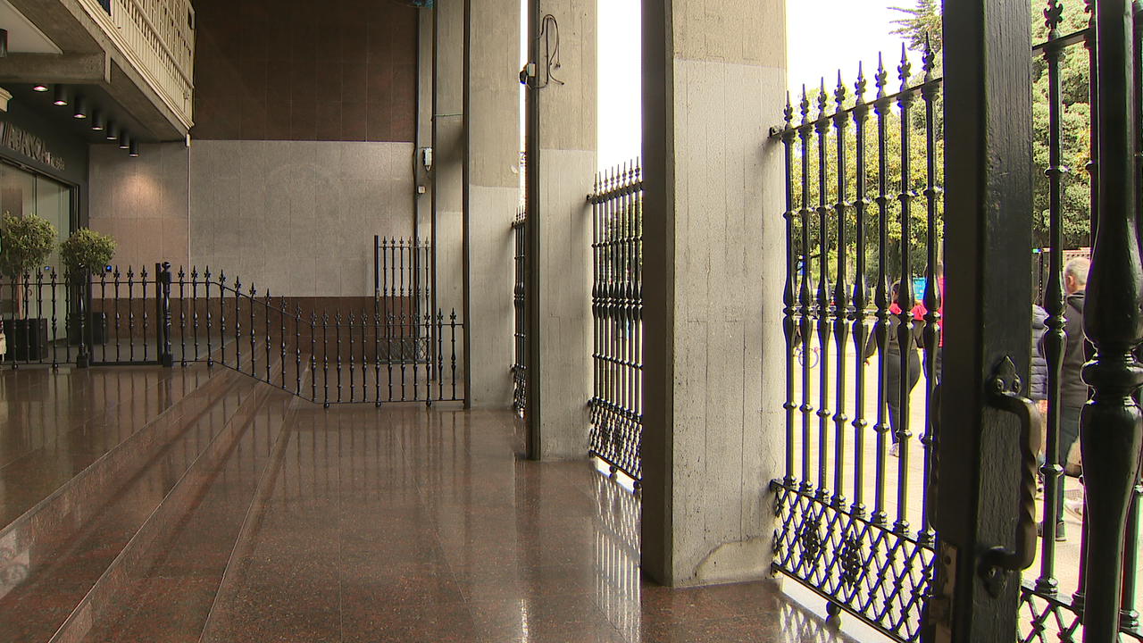 Galicia presenta exemplos de arquitectura hostil en soportais e ...