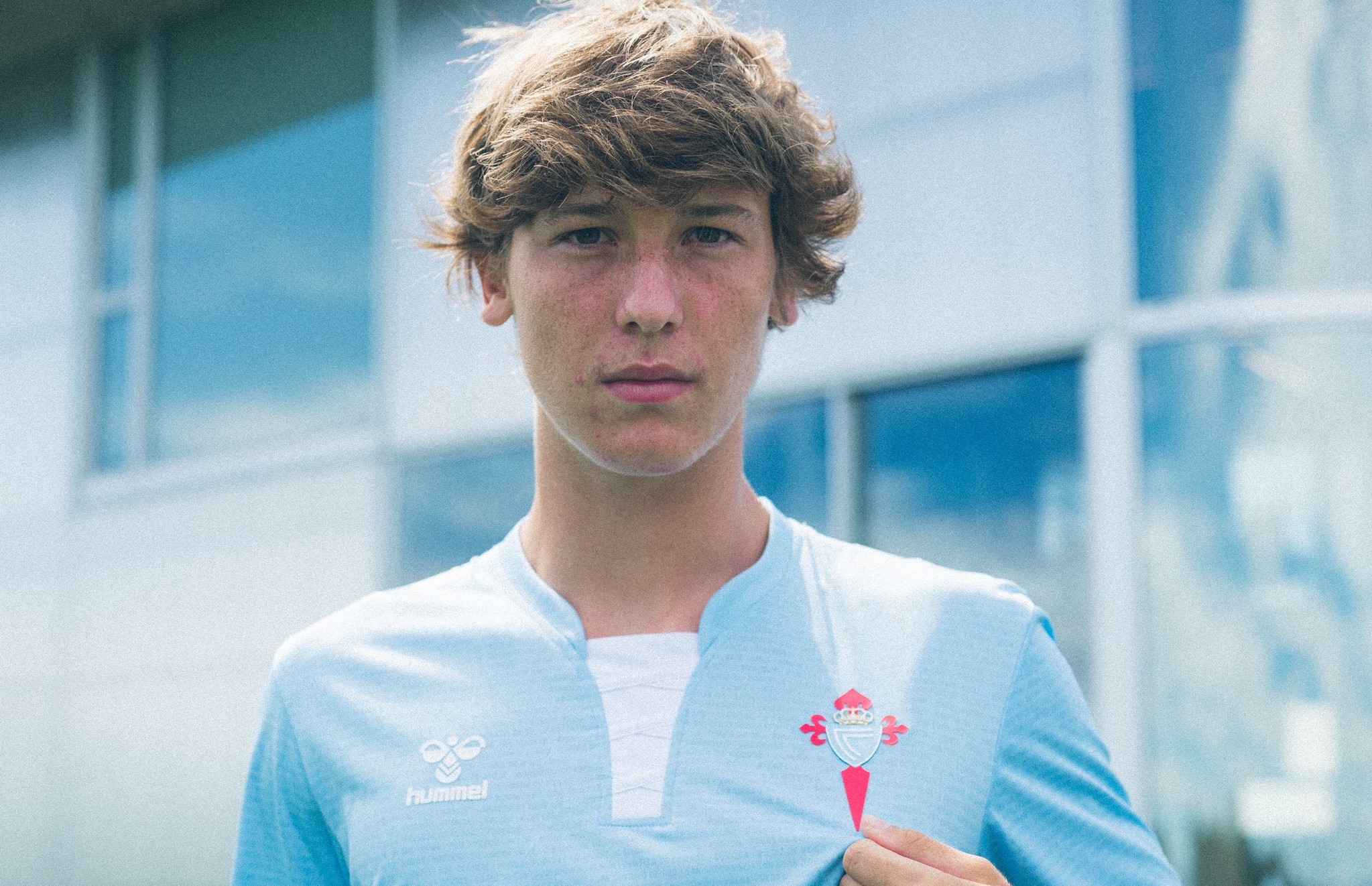 Fer López vestirá de celeste ata o 2028 - G24